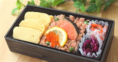 出汁巻き玉子と焼き鮭弁当｜おにぎり・お弁当の笹八