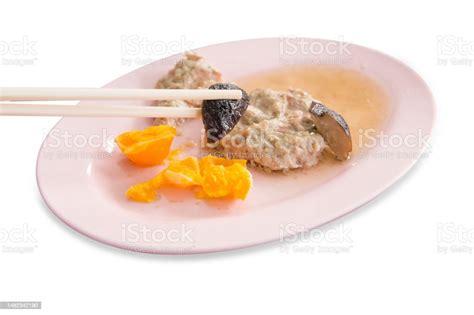 소금에 절인 계란과 표고버섯을 곁들인 다진 돼지고기 찜의 평면도 선택 초점 간장에 대한 스톡 사진 및 기타 이미지 간장