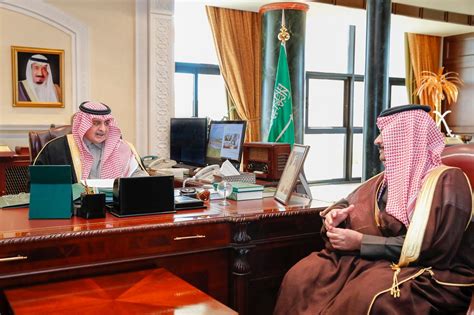 جريدة الرياض أمير تبوك يستقبل مدير التحريات الإدارية بالمنطقة