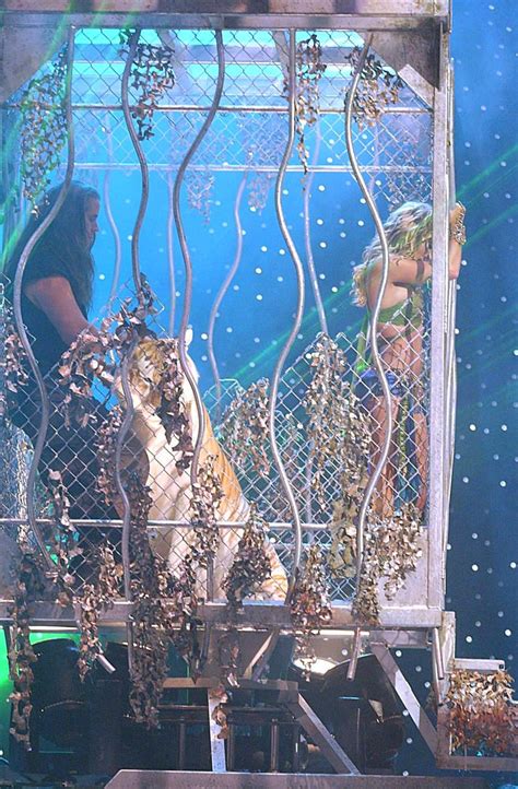 Doc Antle With Tiger In Britney Spears 2001 Vma Performance Ps