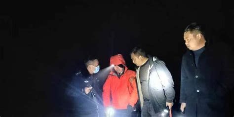 游客被困海拔4000米流石滩，卧龙警民风雪夜上山成功救援手机新浪网