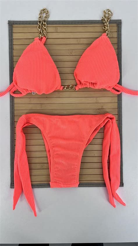Top Cortininha Correntes e Tanga Mila Laranja Neon Texturizado Verão