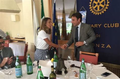 Rotary Monza Donato Un Defibrillatore Alla Scherma Monzese MBNews