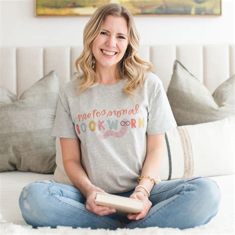 Book Club Pippi Tee Ivory Pippi Post