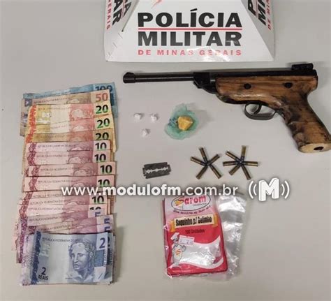 Homens São Presos Com Drogas Armas E Munições Em Residência No Bairro