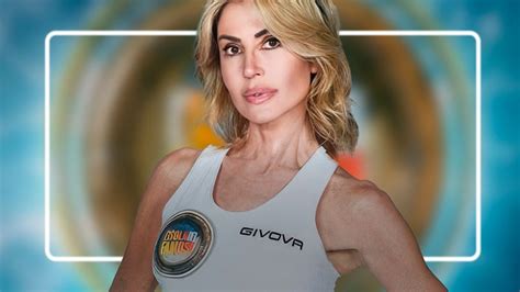 Nathaly Caldonazzo Infortunata Ancor Prima De Lisola Dei Famosi La Foto