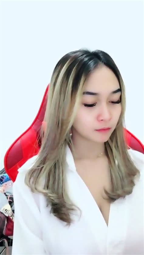 Ulyaa Belahan Susu Indonesia Jam Mnt P