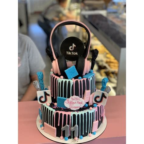 Торта Tik Tok 6 на супер цена Торти за момичета Tortibrimeks Bg 🍰 ️🥧