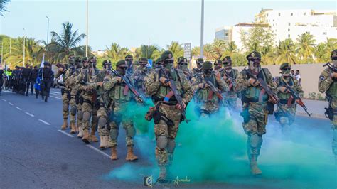Desfile na Cidade da Praia em comemoração ao Dia da Defesa Nacional