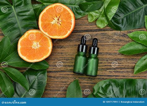 Cosmetics Skincare With Vitamin C Extract Cosmetic Dropper Bottle