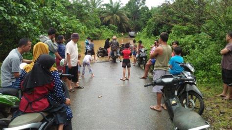 Curah Hujan Tinggi Puluhan Rumah Warga Jujuhan Kabupaten Bungo