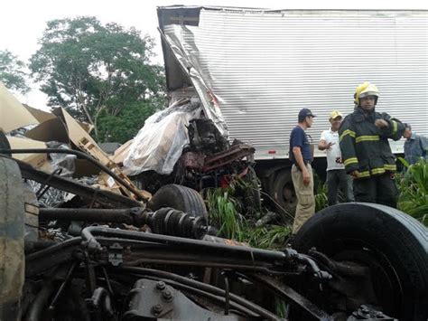 Três Morrem E Duas Pessoas Ficam Feridas Em Colisão Frontal Na Br 153