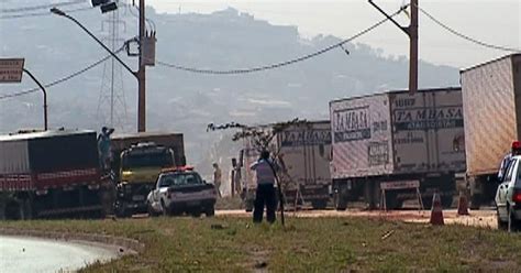 G1 Engavetamento Com Oito Veículos Deixa Trânsito Lento Em Contagem