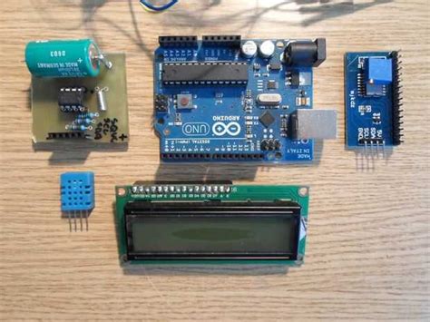 Reloj con termómetro usando Arduino i2c 16 x 2 lcd RTC DS1307 y DHT11