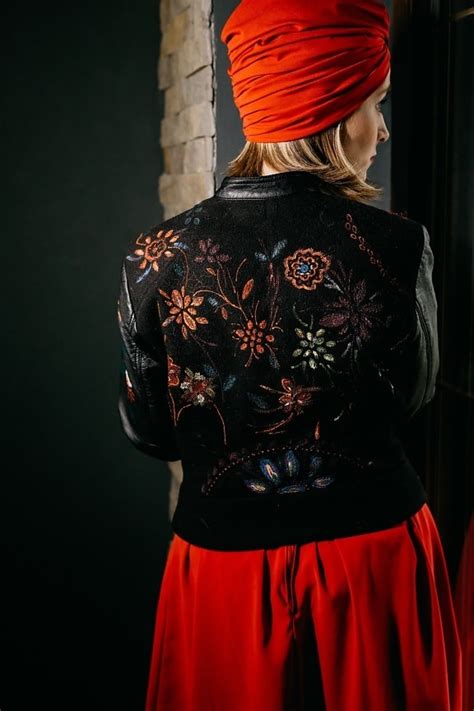 Imagen gratis camuflaje militar moda uniforme falda mujer diseño chaqueta cuero mano