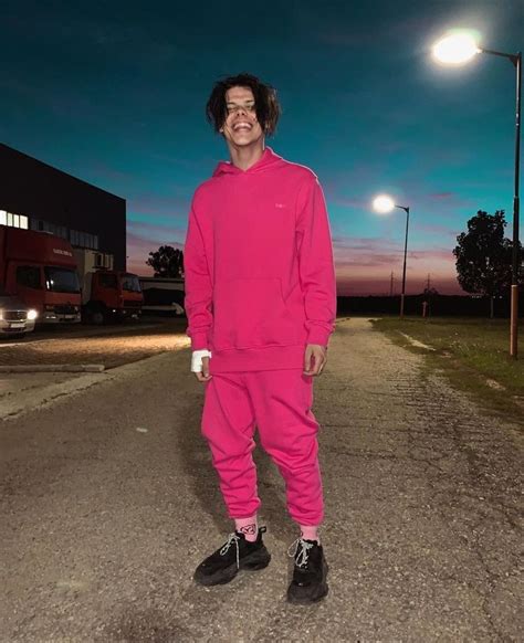 Yungblud Chicos Famosos Famosos Chicas