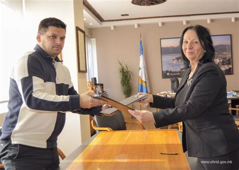 ФОТО Потпишан меморандум за соработка помеѓу Општина Охрид и правниот факултет од Кичево Ohrid1