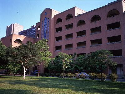 台湾大学理学院图册 360百科