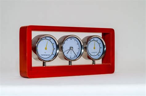 Orologio Ed Igrometro Del Termometro Isolati Su Fondo Bianco Fotografia Stock Immagine Di