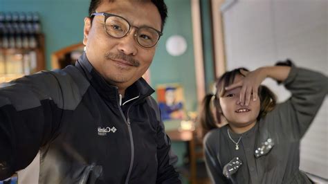 Ju Woon 친구와 가족의 차이점 친구는 나이가 같다고 또한 어려울 때 도와주는 사이가 다 친구가 될 수는 없다 그 친구가 나쁜 길에 들어선다고 올바른 길로