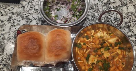 Misal Pav Recipe By Dolly Kachhwani Cookpad