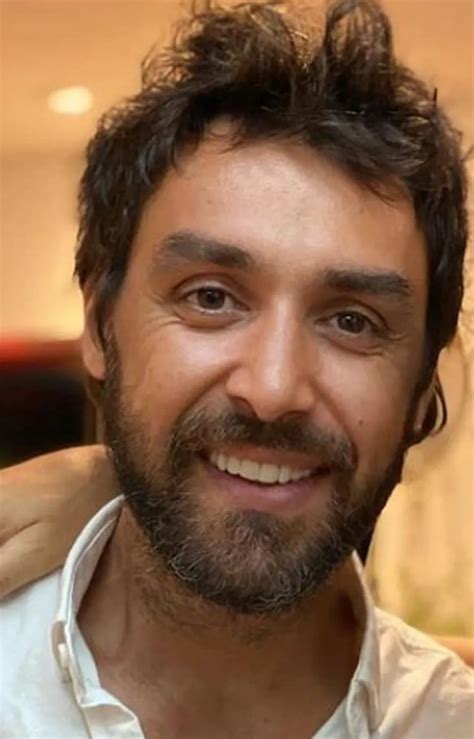 Maquiador Ricardo Tavares é Encontrado Em Estado Grave Em Hospital De São Gonçalo