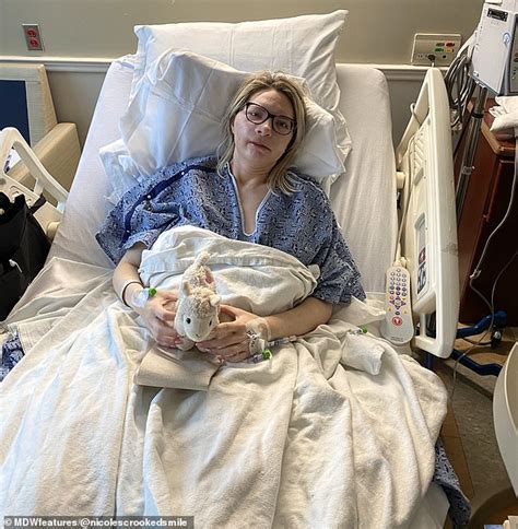 Woman Was Left Toothless After Her Toothache Turned Out To Be Cancer Daily Mail Online