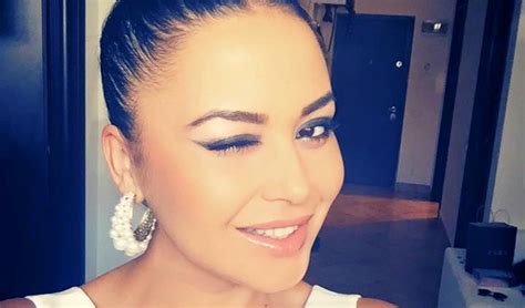MIHAELA MOISE şi a afişat fără jenă silicoanele pe plajă VEZI decolteul ameţitor care a