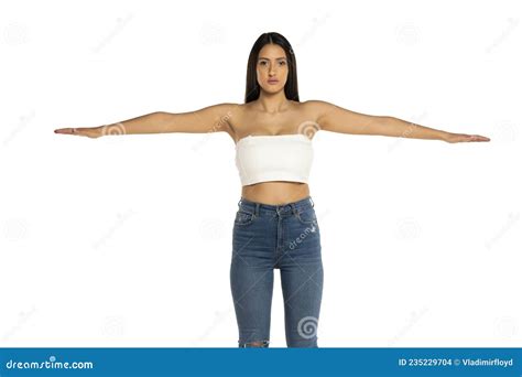 Mujer Con Brazos Extendidos Foto De Archivo Imagen De Brazos Mujer