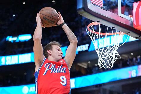Nbaダンクコンテスト驚愕の一撃で思わぬ笑撃 客席にいた「シャック専用カメラが欲しい」 The Answer