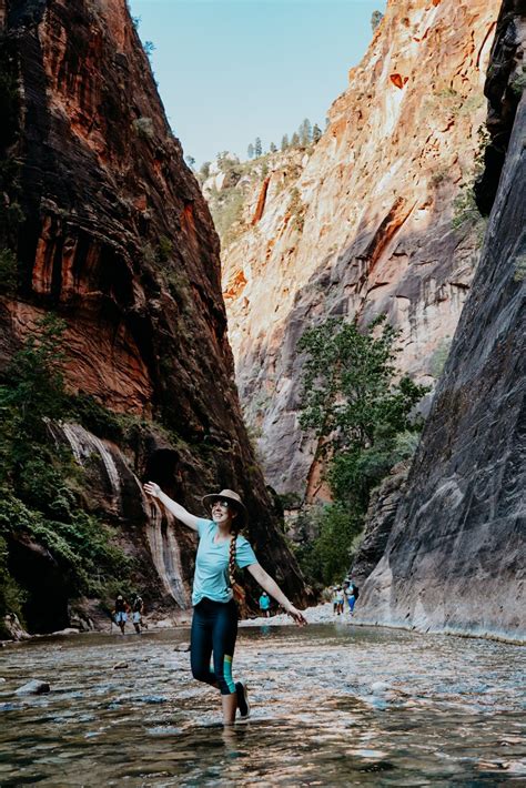 A Beginners Guide To Hiking The Narrows In Zion Bucketlist Bri