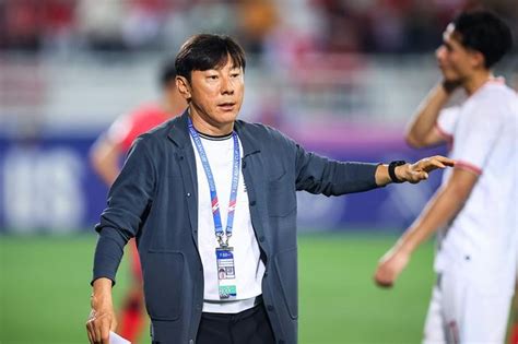 Hlv Shin Tae Yong Bất Ngờ Nhập Viện Trước Trận ảnh Hưởng đến Vé đi Tiếp