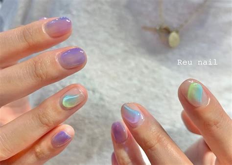 네일도 브러시 스트로크 시대에 한국 네일에서 발견한 브러시 스트로크 네일을 따라해보고 싶어요♡ Marry