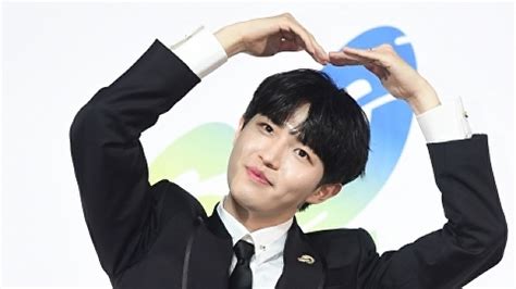 김재환 소속사 팬클럽명·로고 표절 의혹 중앙대 총학생회에 사과·정정 요청