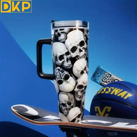 Dkp 40온스 해골 프린트 패턴 물병 손잡이가 있는 휴대용 크리에이티브 자동차 텀블러 빨대 뚜껑 304 스테인리스 스틸