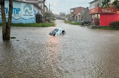 Temporal No Litoral De São Paulo Causa Estragos
