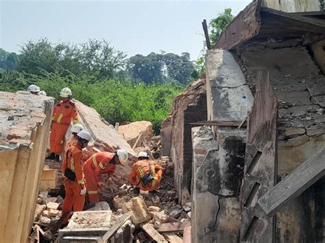 Mandalay အင်းဝမြို့ဟောင်း နန်းမြင့်မျှော်စင် ပြိုကျမှုအောက်မှ အမ