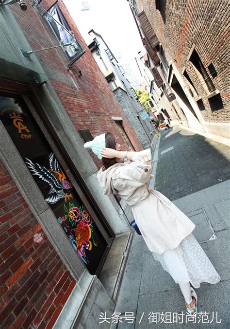 淺杏色連帽休閒外套 每日頭條