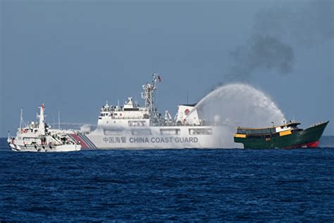 中共外交官傳假信息 菲國安顧問籲將其驅逐出境 南海爭端 中菲衝突 南海局勢 大紀元
