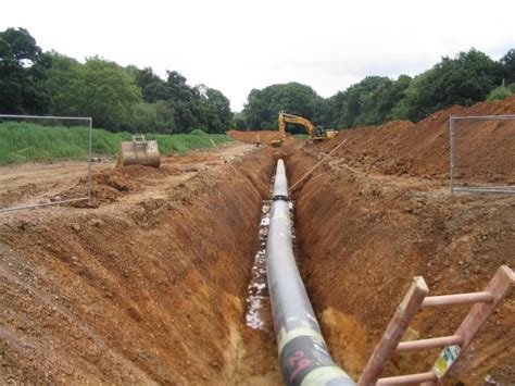 Gas Pipeline Internment © Rosemary Oakeshott Cc By Sa 2 0 Geograph