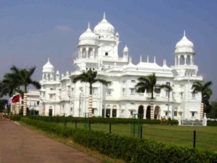 Lucknow Nawabon Ka Shahar Hospitals In Lucknow