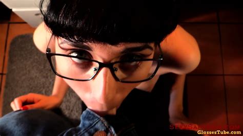 Deep Throat Blow Job In The Kitchen Show Gurl Eporner