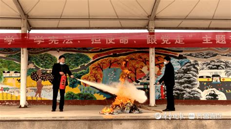 莒县龙山镇中心小学开展消防安全疏散演练活动师生葛骁辉校园