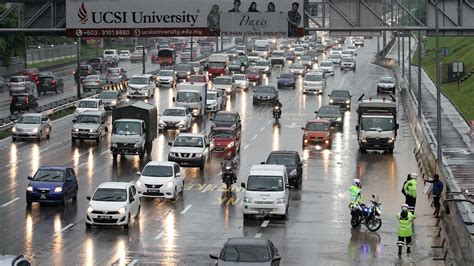 Downpour Causes Flash Floods In Klang Valley