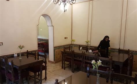 رستوران باغ همایون، یه پاتوق دنج در کنار کاخ چهل ستون ️ مجله سفربازی