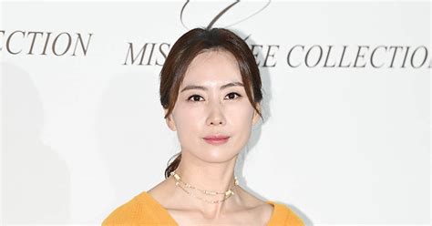 홍은희 일자 쇄골 뽐내며 엑s Hd포토