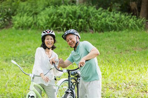 香港風濕病基金會 【給退化性關節炎患者的運動貼士】 接落來，會同大家講下退化性關節炎。