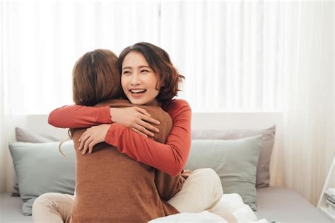 행복 같은 섹스 아시아의 레즈비언 한 쌍 연인 에 The 침실 프리미엄 사진