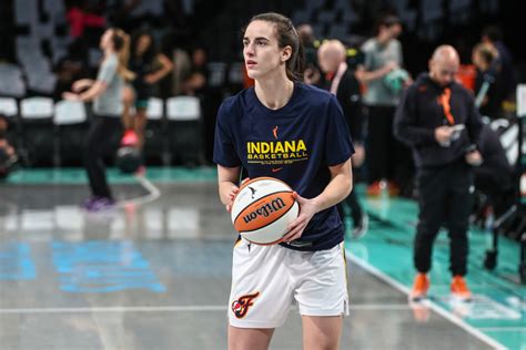 Indiana Fever Coach Has Implemented A Strict Rule For Caitlin Clark Lh Inspirational Stories