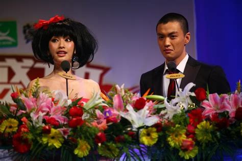 2007网络盛典颁奖 张俪周一围获年度新人奖图影音娱乐新浪网